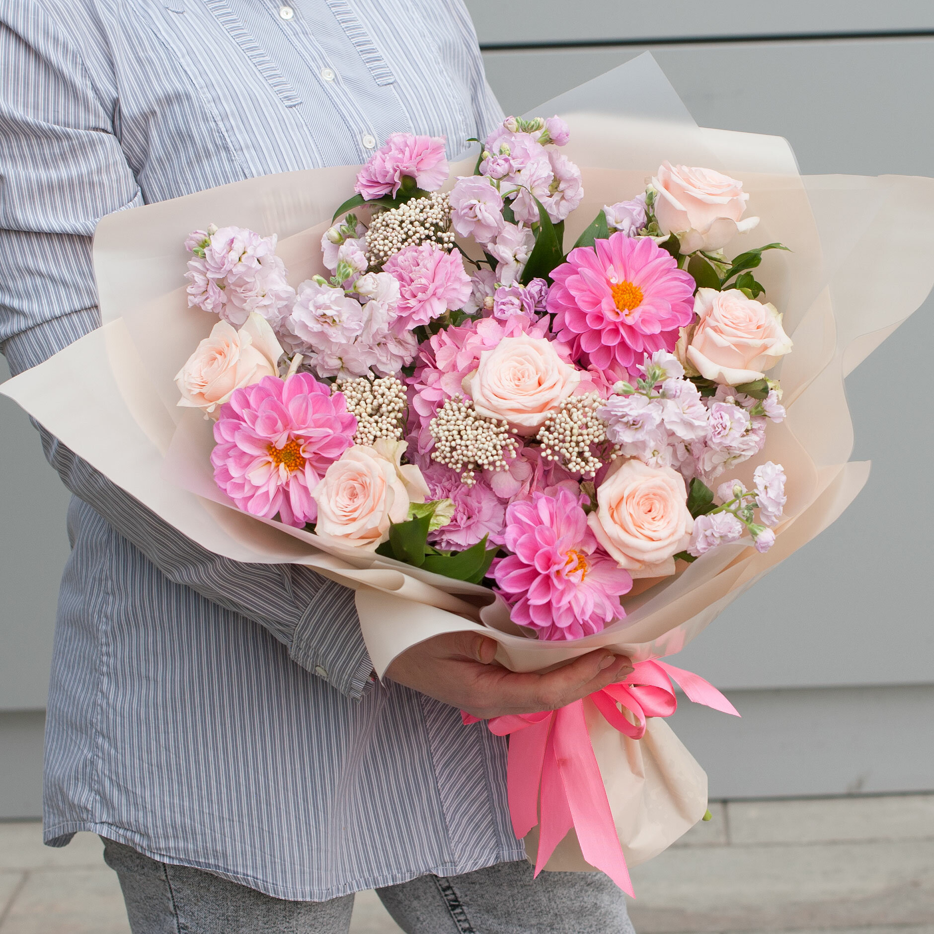 Букет цветов "Феличита", сборный, 6 видов, высота 45см, розовый