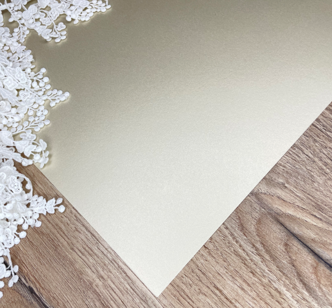 Дизайнерская бумага Shyne, цвет коричневато-серый, плотность 250 гр, размер 35*50 см