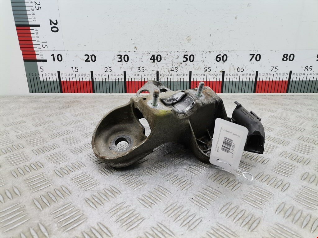 Кронштейн (крепление лапа) двигателя Audi A6 C5 4B0199352D арт. 2199087