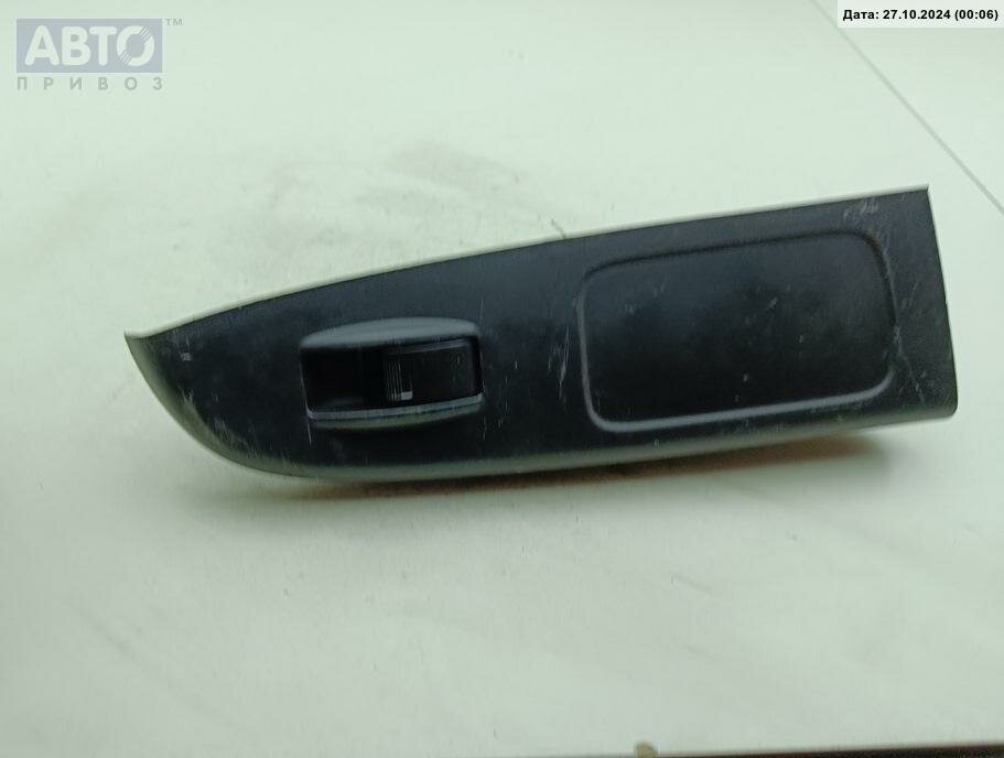 Кнопка стеклоподъемника переднего правого Honda Accord (1998-2002)