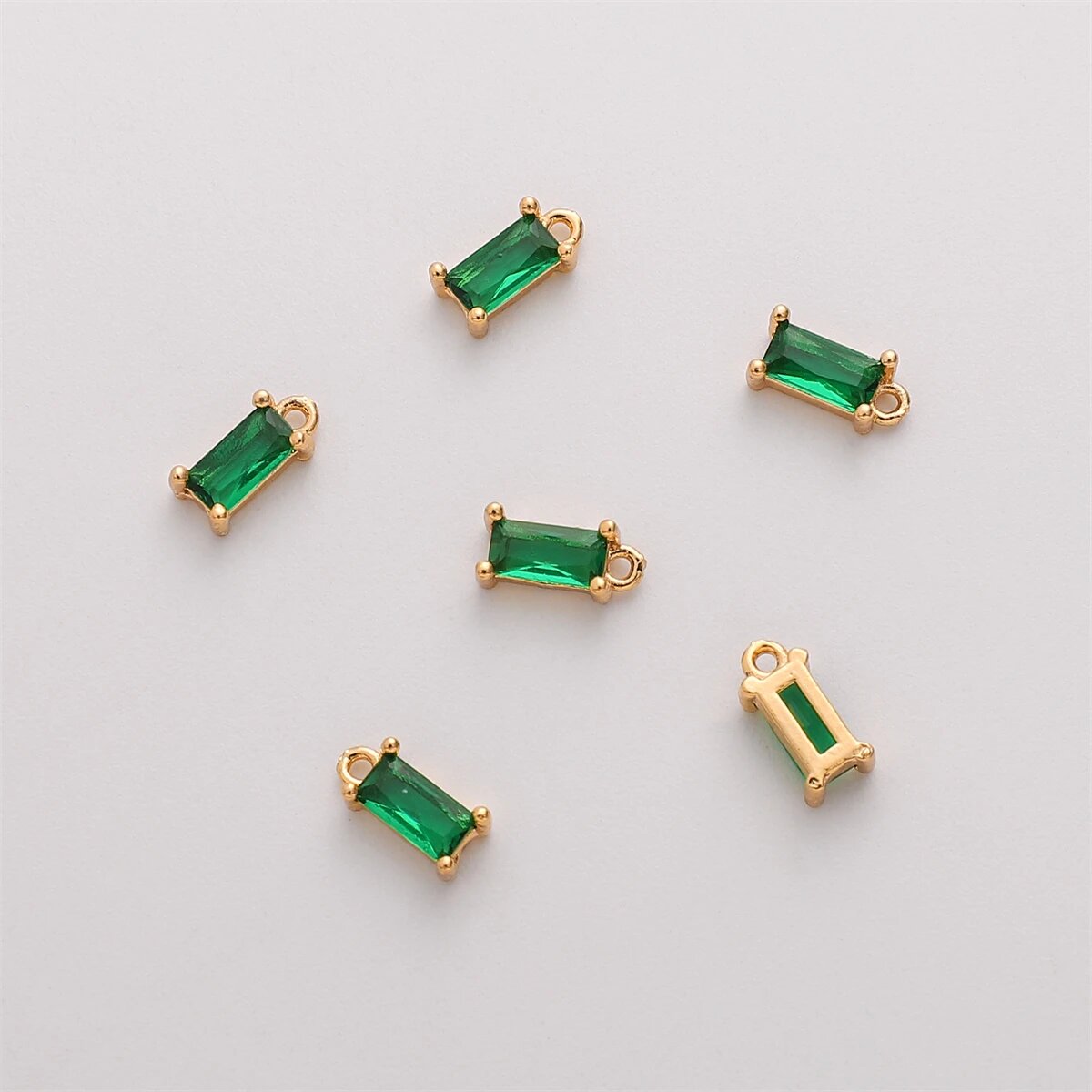 Изумрудные подвески-соединители Green 4x8mm, 2 шт