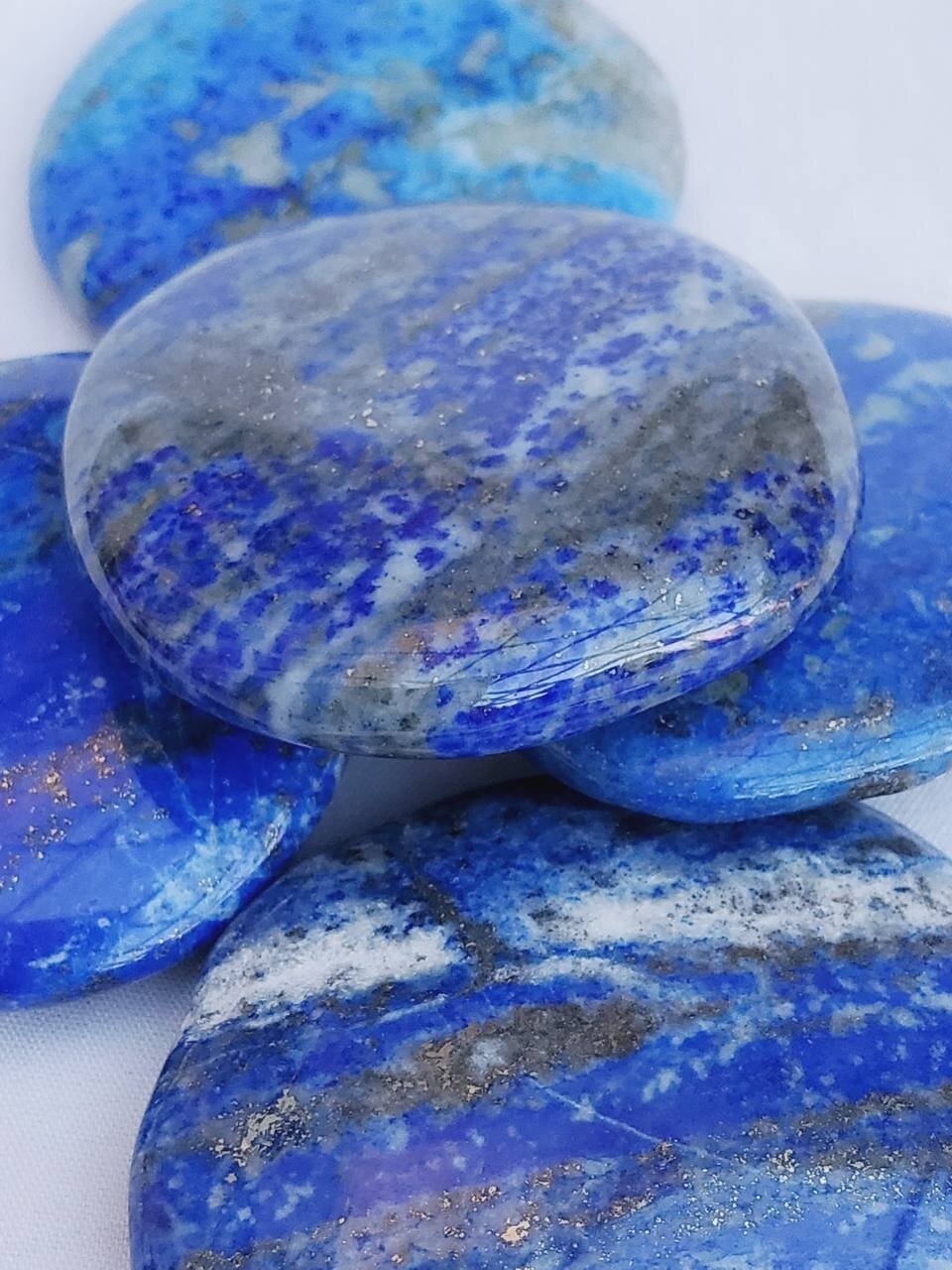 Лазурит натуральный камень талисман без выемки L высший сорт