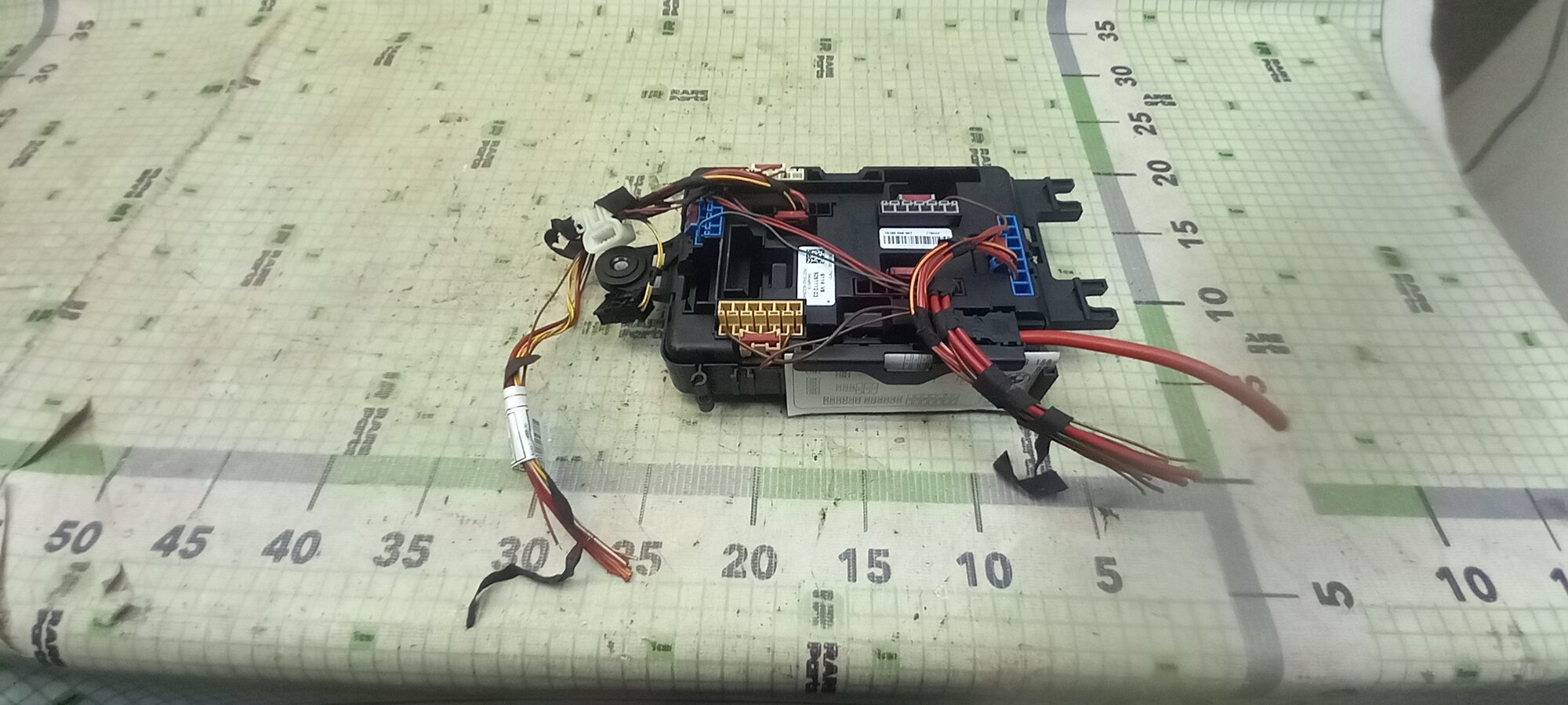 Блок предохранителей (монтажный) Bmw 1 3