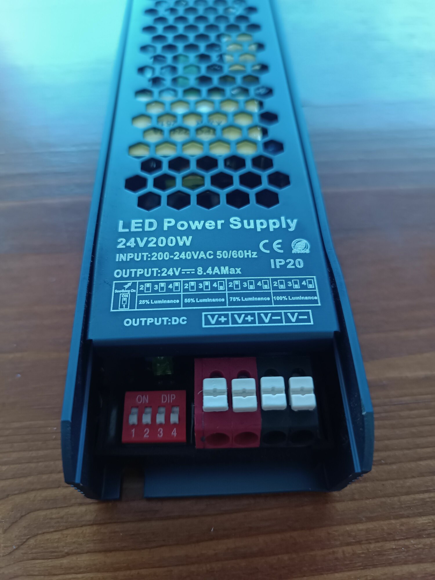 Блок питания с плавным стартом диммируемый XT 200-24