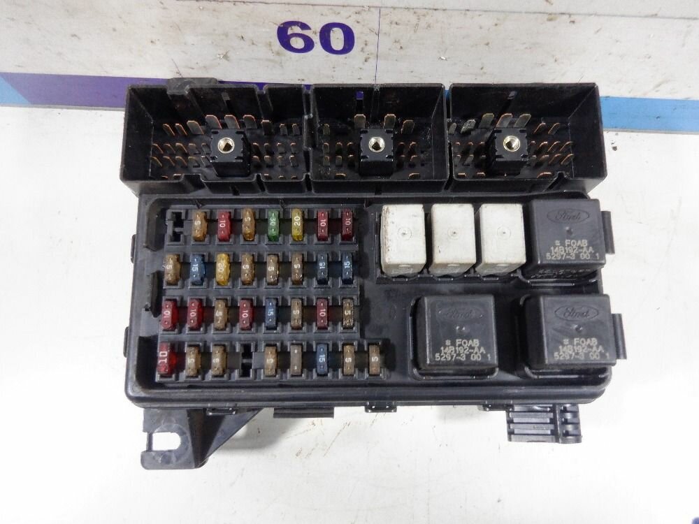 Блок предохранителей Ford Taurus III F6DB14A067AD