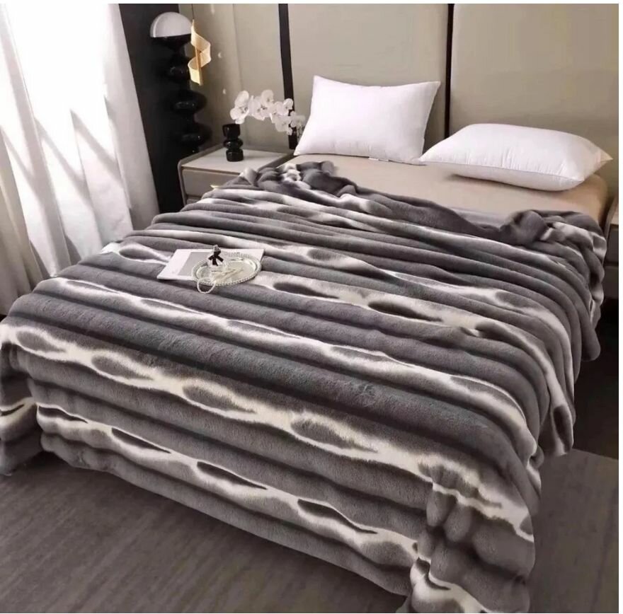 Плед 200х230 на диван теплый двуспальный, черный