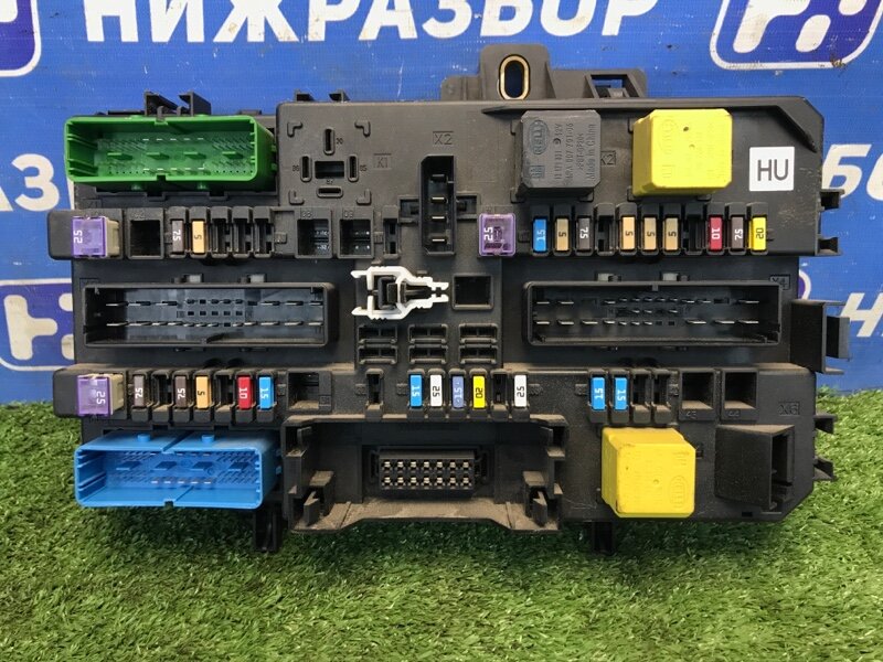 Блок предохранителей Opel Zafira B 1.8 Z18XER 2011 13220832