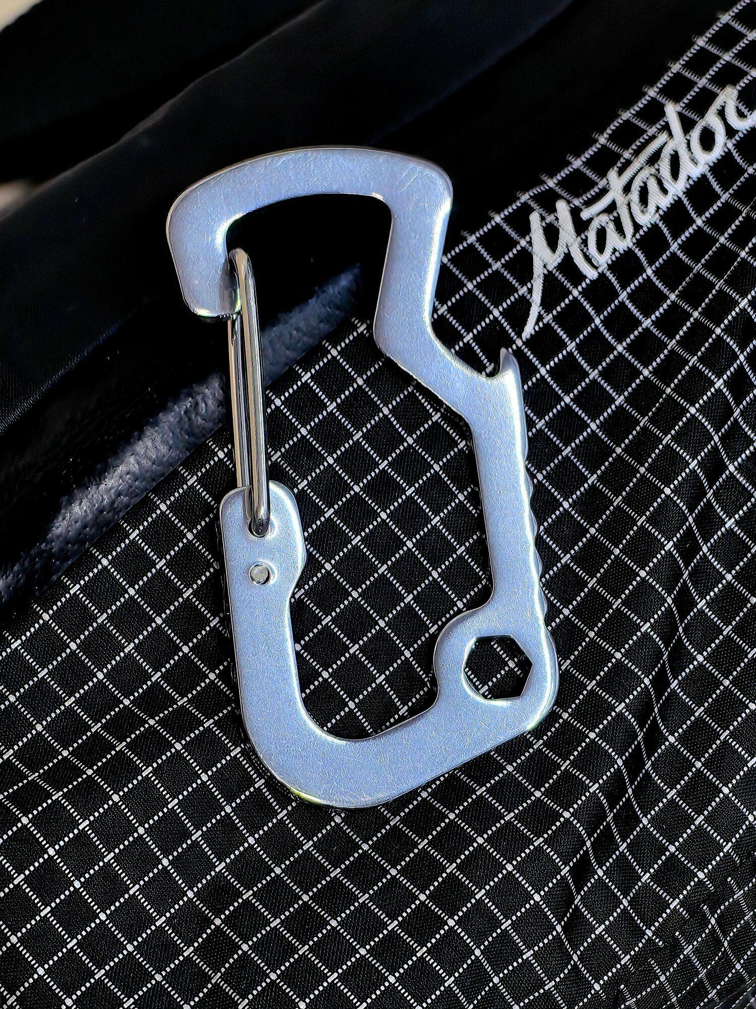 Карабин с открывашкой "следопыт" 6,7 см, сталь