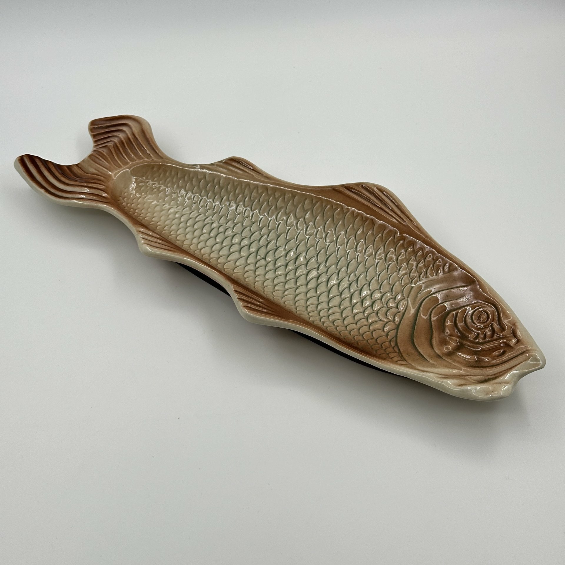 Селёдочница в форме рыбы, фаянс, роспись, СССР, 1950-1970 гг.