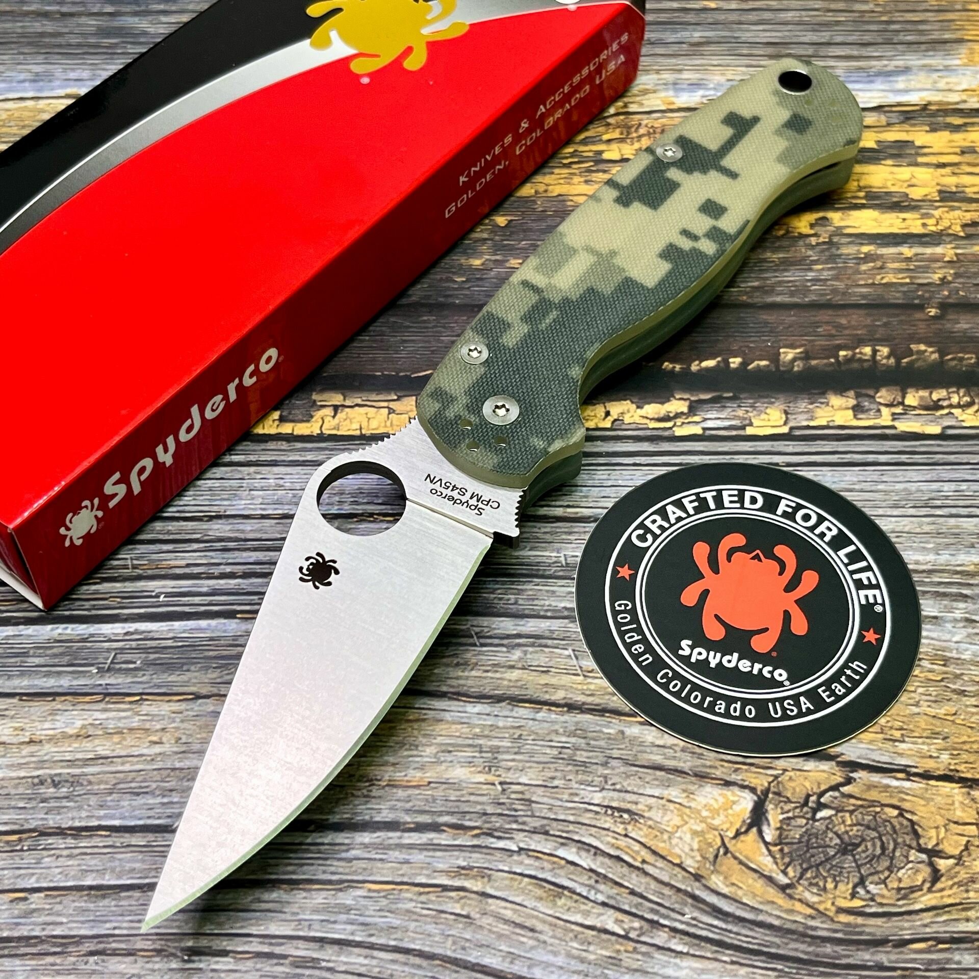 Нож складной Spyderco C81GPCMO2 Para-Military 2, S45VN Blade, Camo Handle