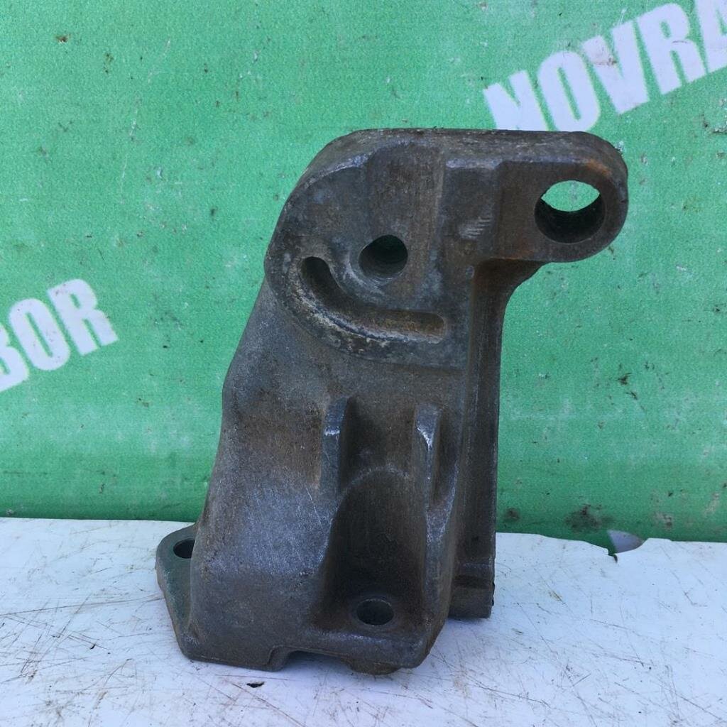 Опора двигателя VW Polo 99-01 — фото 1