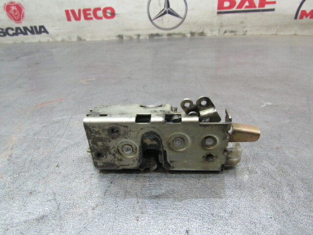 Замок двери левый Mercedes Actros