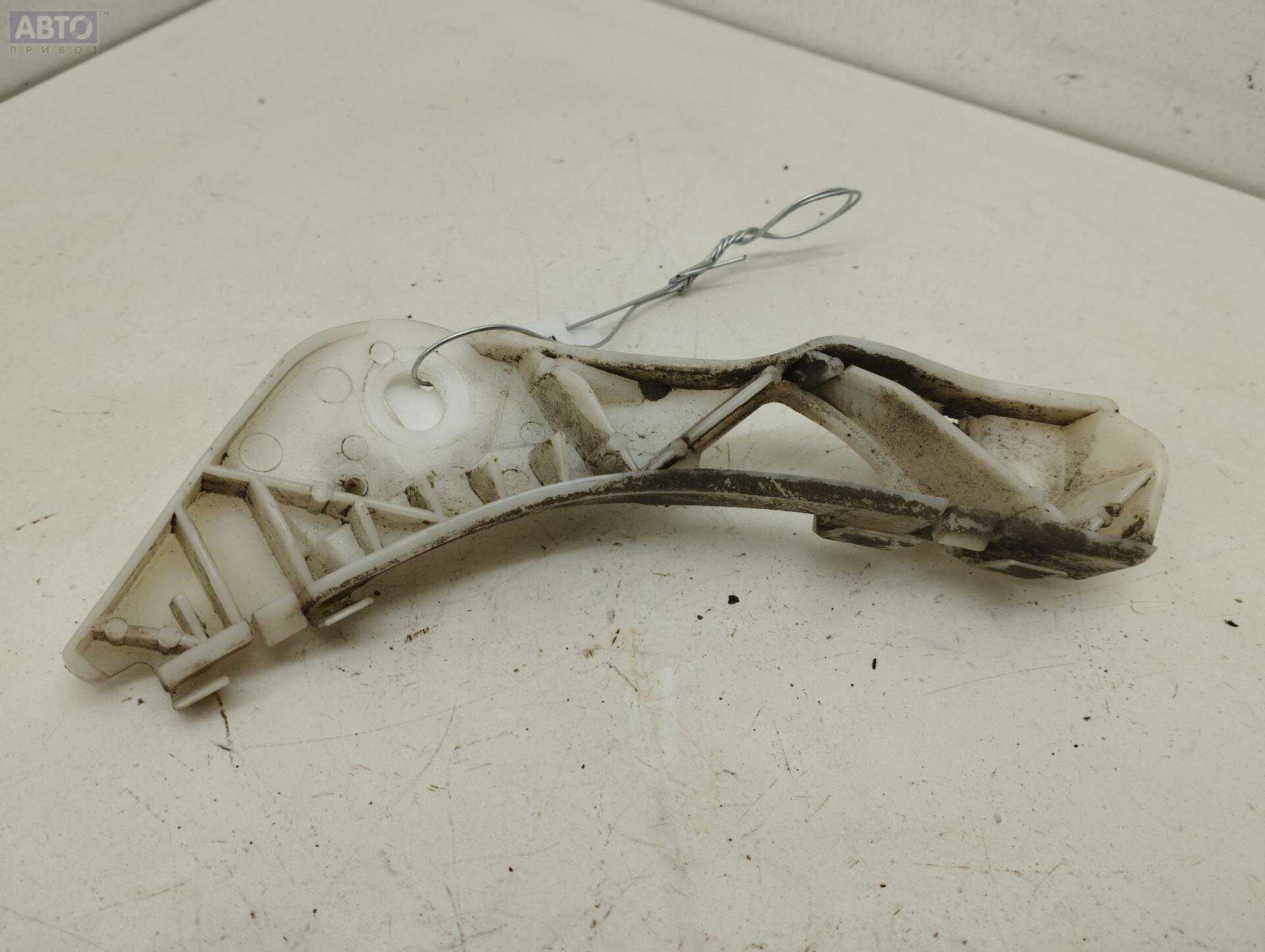 Кронштейн бампера переднего Mazda 6 (2002-2007) GG/GY