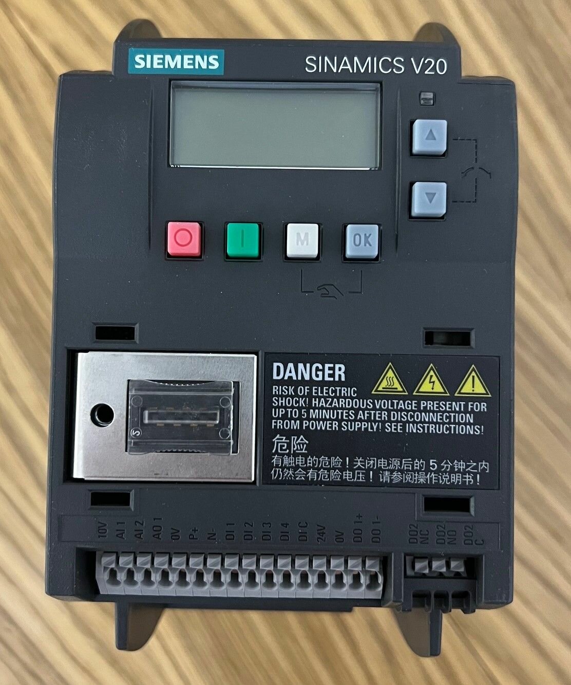 6SL3210-5BB13-7UV0_Преобразователь частоты SINAMICS V20 (1AC 200-240В -100 47-63Гц, 0.37кВт)_SIEMENS