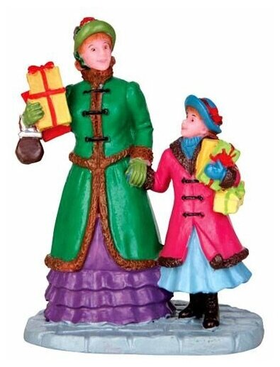 Фигурка 'Рождественские покупки', 5х8, Лемакс (Lemax) 42257-lemax