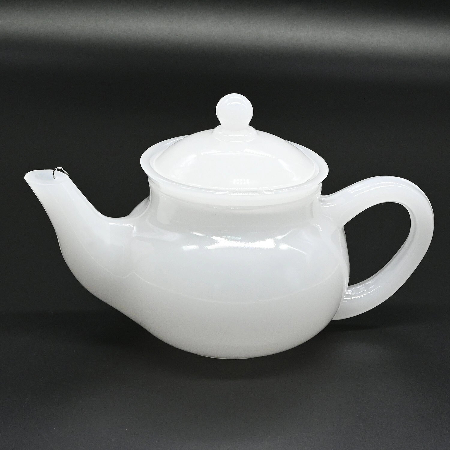 Чайник из нефрита белого (имитация) .