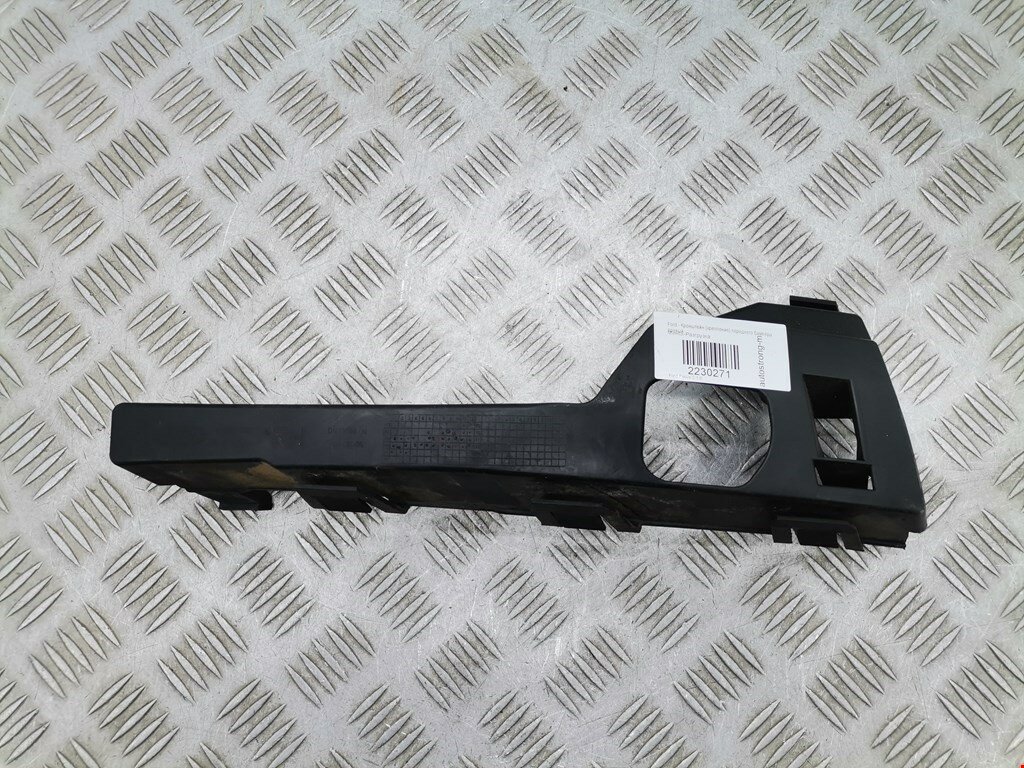 Кронштейн (крепление) переднего бампера правый Ford Focus 2 1335699 арт. 2230271