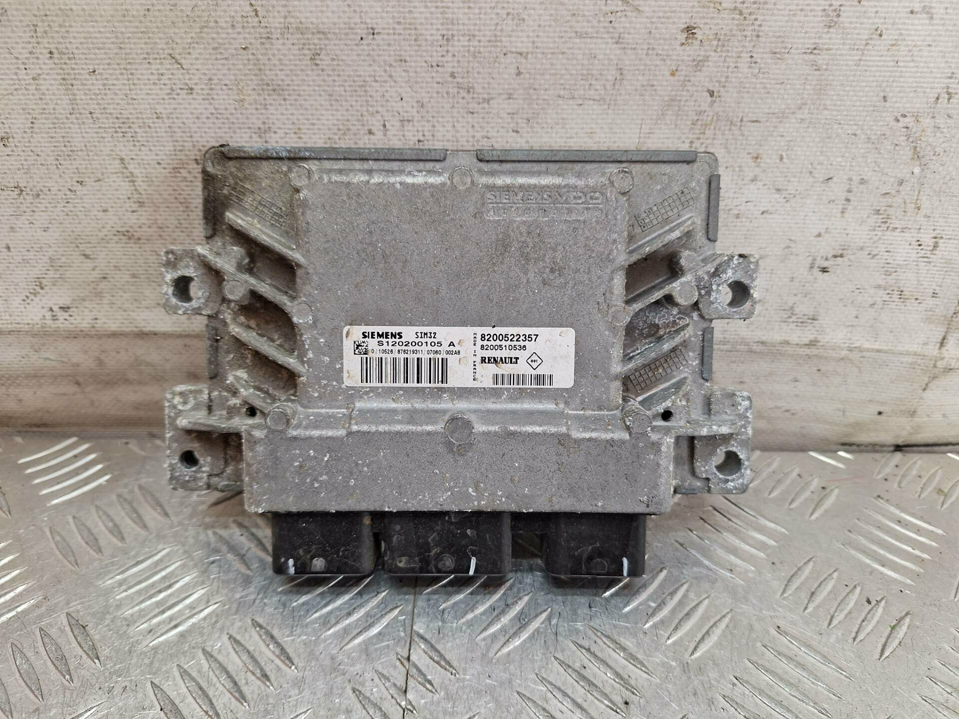 Блок управления двигателем Renault Clio 3 2007 8200510536
