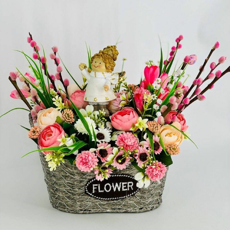 Пасхальная композиция с вербой и искусственными цветами