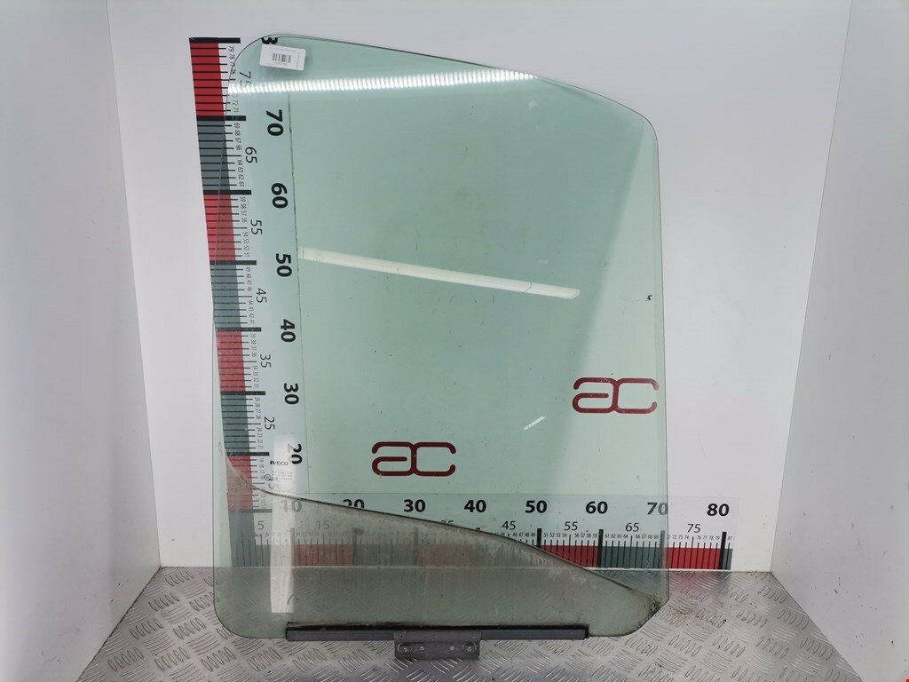 Стекло двери передней правой Iveco Daily 4 арт. 1935766