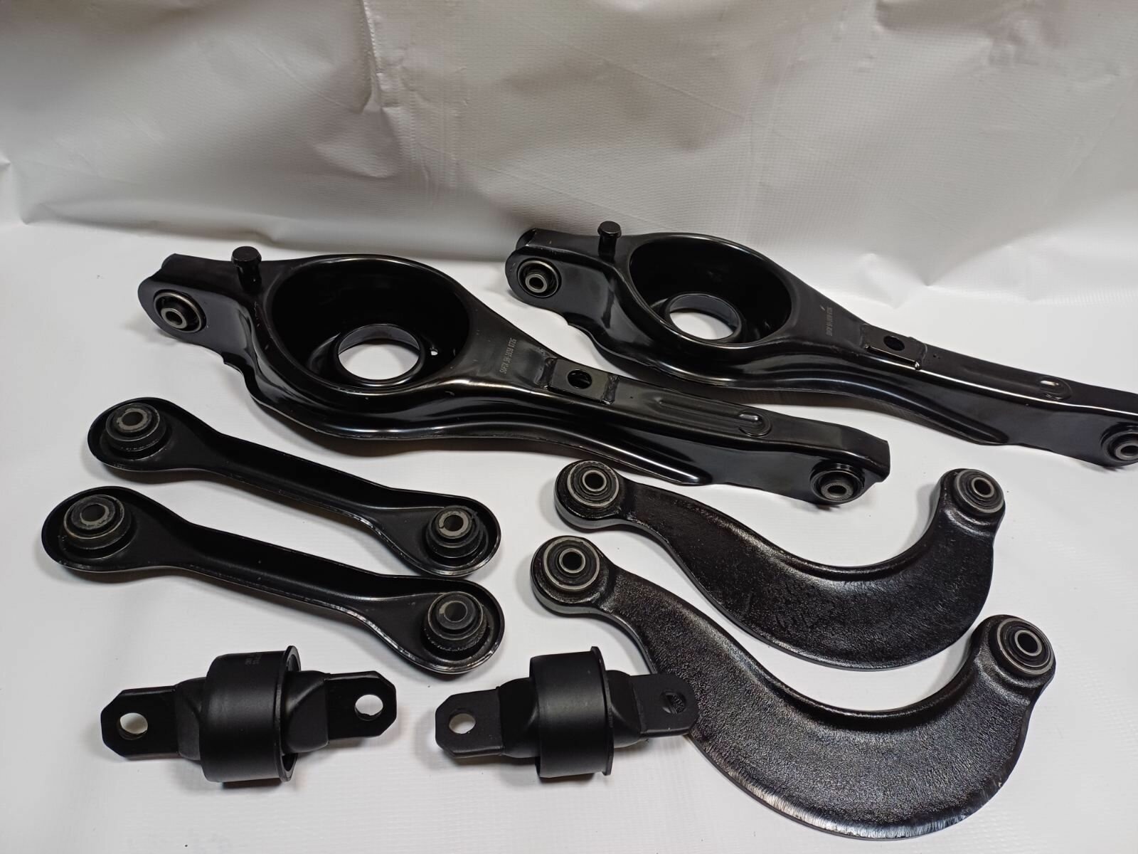 Вся задняя подвеска форд фокус 2 Ford focus 2 комплект задних рычагов c продольными салейнтблоками под прямую стойку стабилизатора