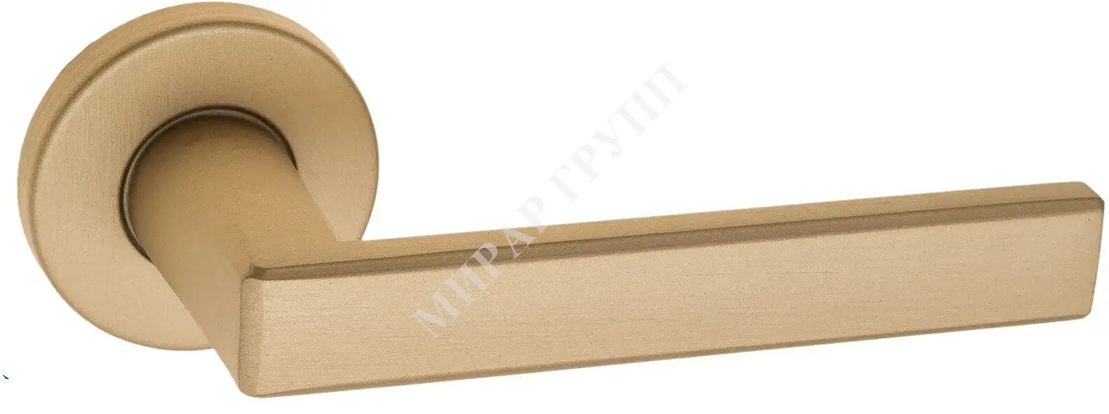 Дверная ручка Fratelli "VIVO" 7.7 на круглой розетке золото крайола