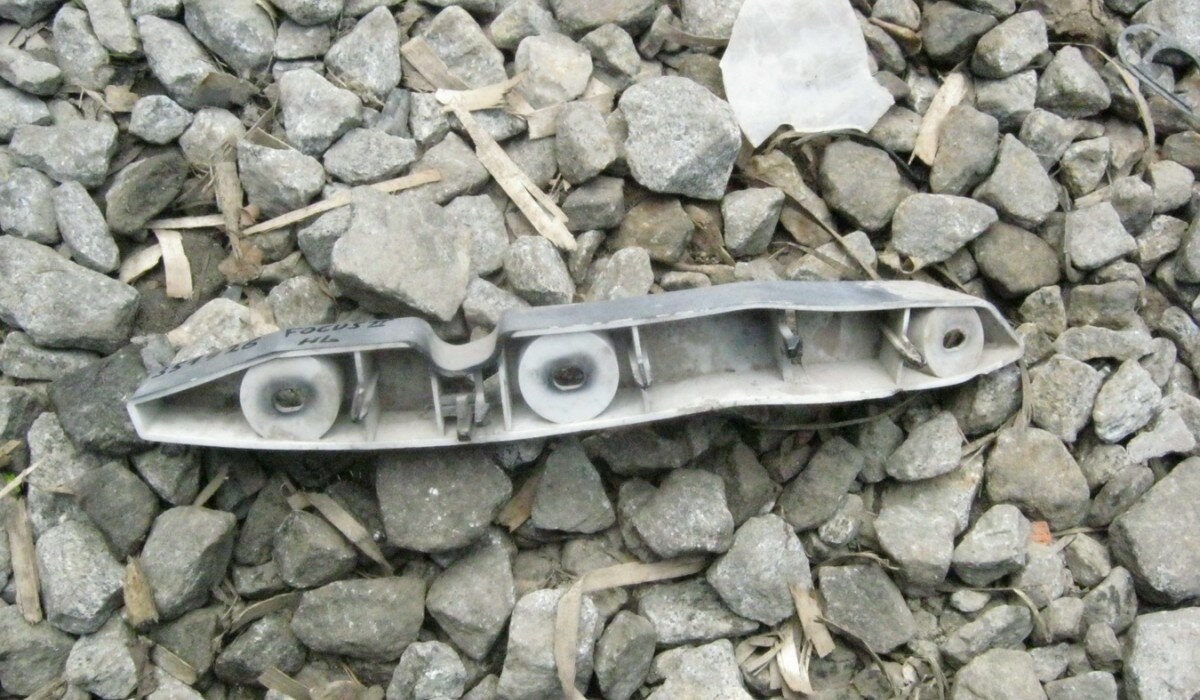 Кронштейн переднего бампера Focus II Ford 4M5117B959AF