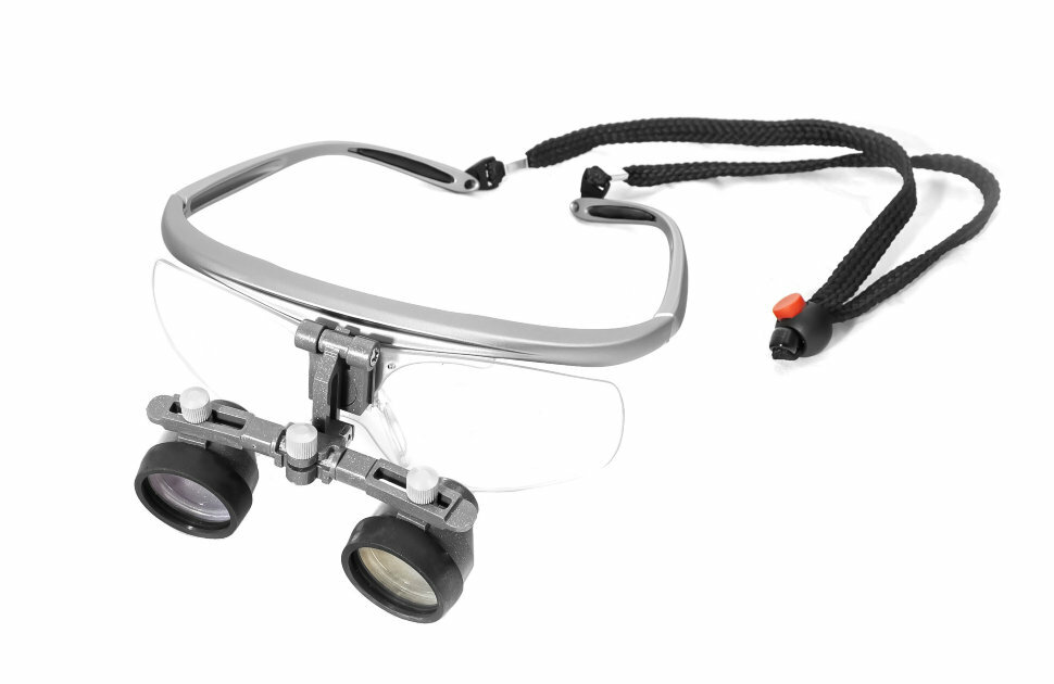 Лупа бинокулярная с 2-х кратным увеличением, Рабочее расстояние: 450 (+90/-100) мм