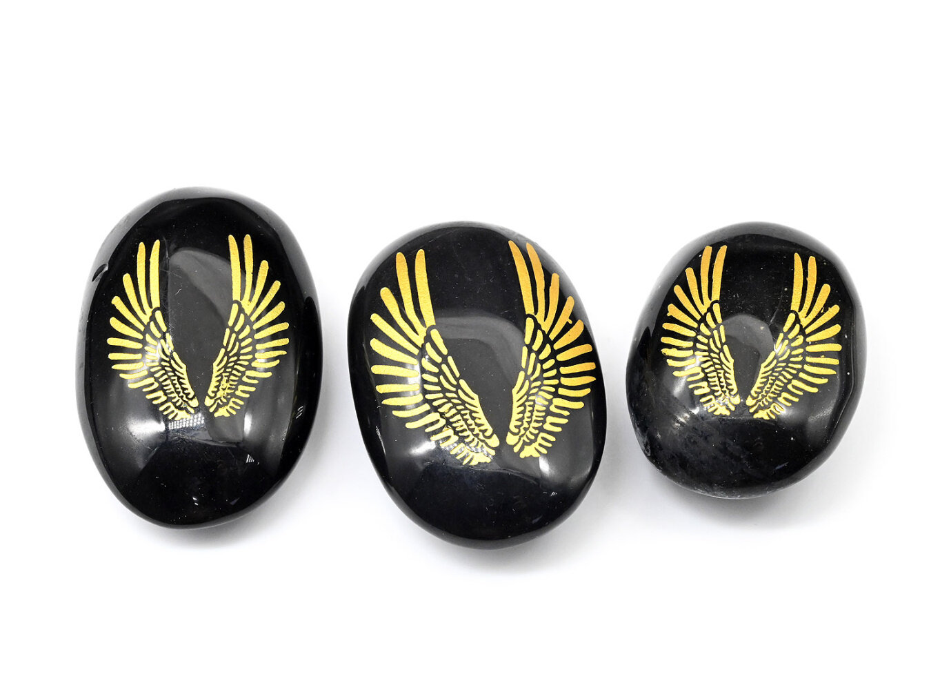 Минерал из обсидиана с гравировкой "Крылья" 2 сорт 39*56*24мм, 64-75г .