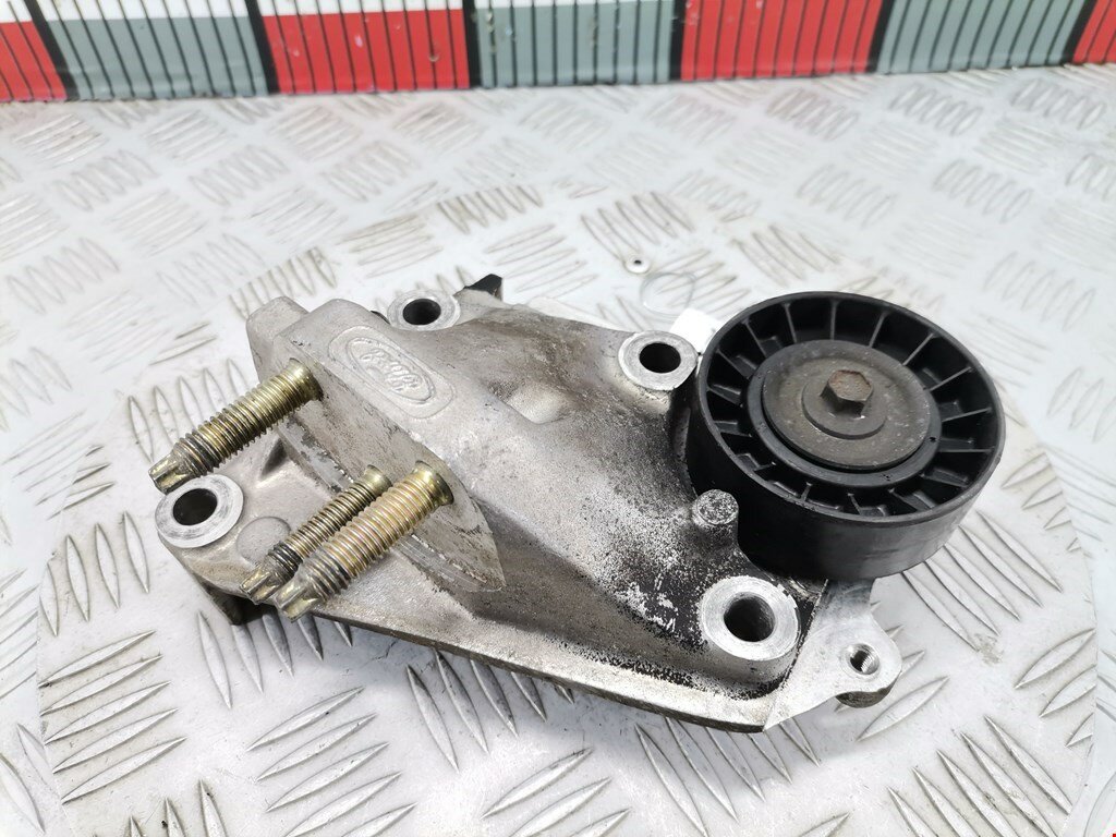 Кронштейн (крепление лапа) двигателя Ford Fiesta 4 1020885 арт. 1819246