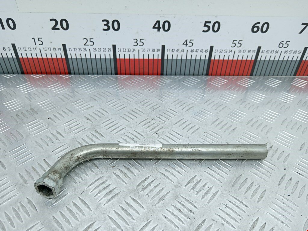 Ключ баллонный Volkswagen Beetle 2 4D0012219A арт. 1748973