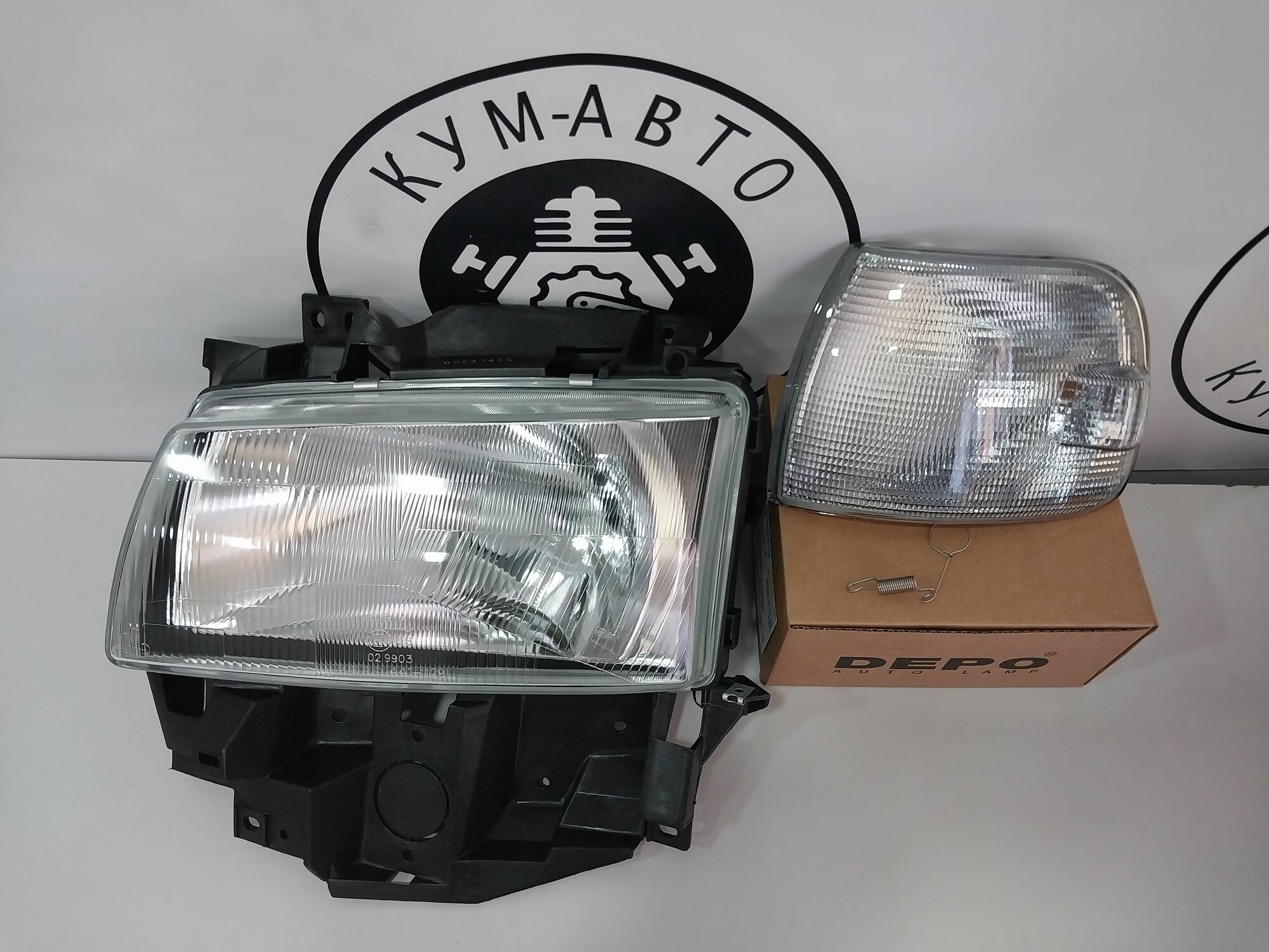 Левая фара с поворотником Фольксваген Транспортер Т4 рестайлинг 1997- белая VW Transporter T4 depo отличное качество