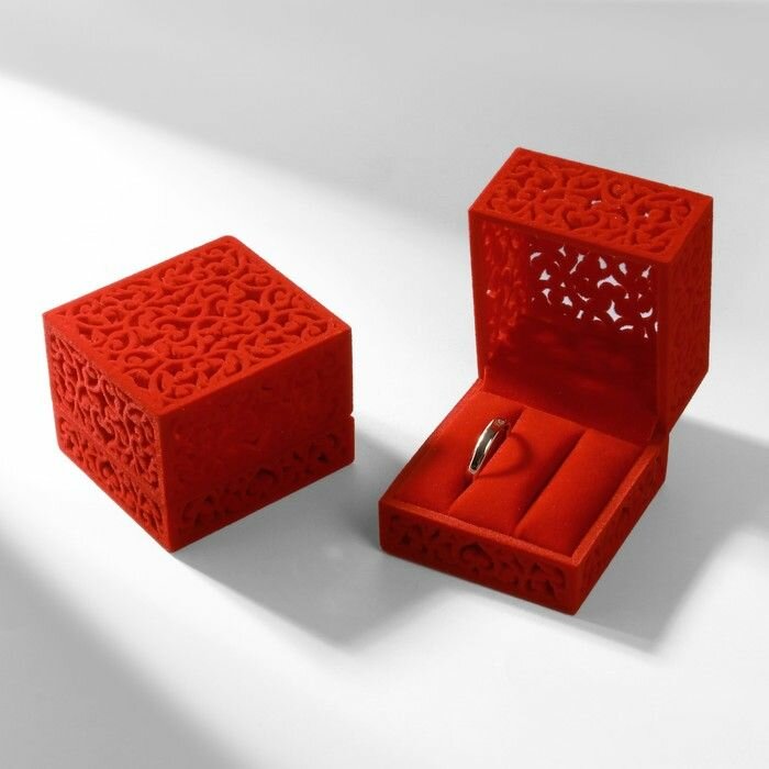 Футляр для колец КНР бархатный под два кольца "Кружево", 5,5х6,5 см, цвет красный