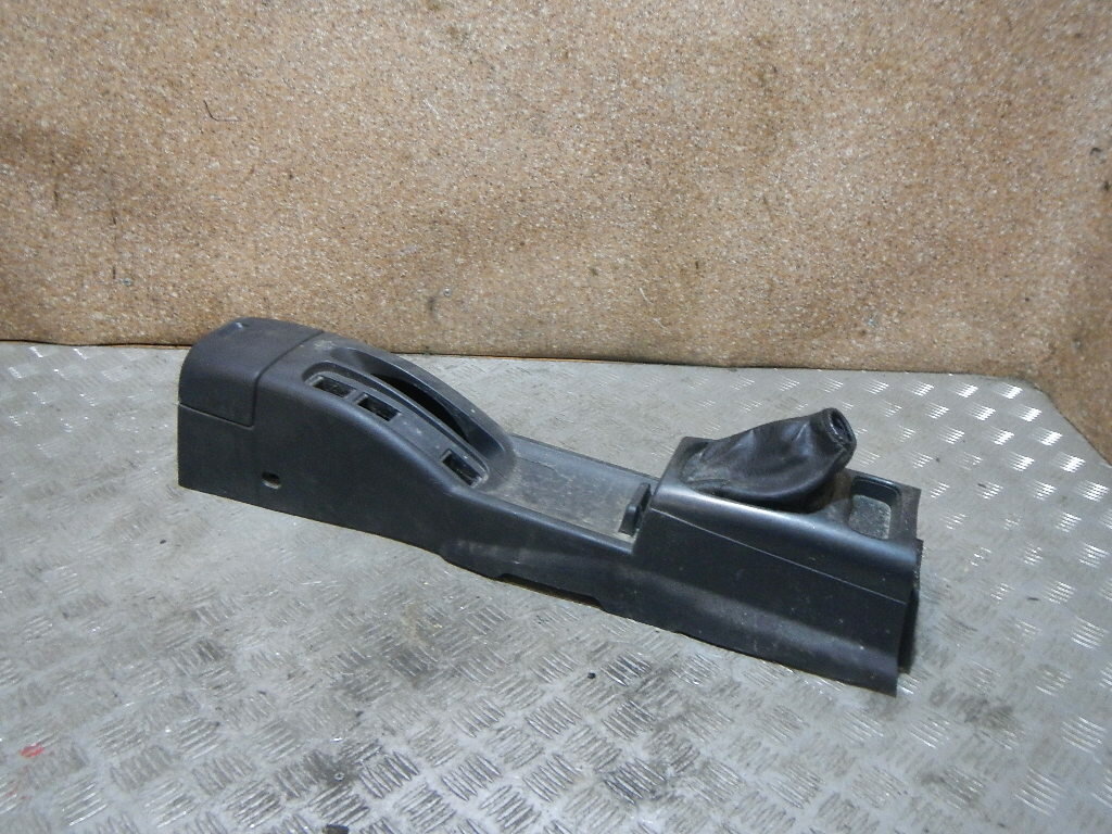 Б/У Консоль, Nissan (Ниссан)-NOTE (E11) (06-) NISSAN NOTE (E11) (06-) Царапины 318252 NISSAN арт. 969109U000