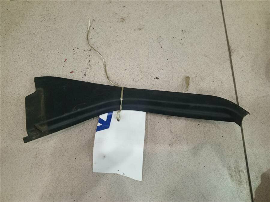 Уголок двери задней левой внутренний от Ford Focus 2 2004-2008