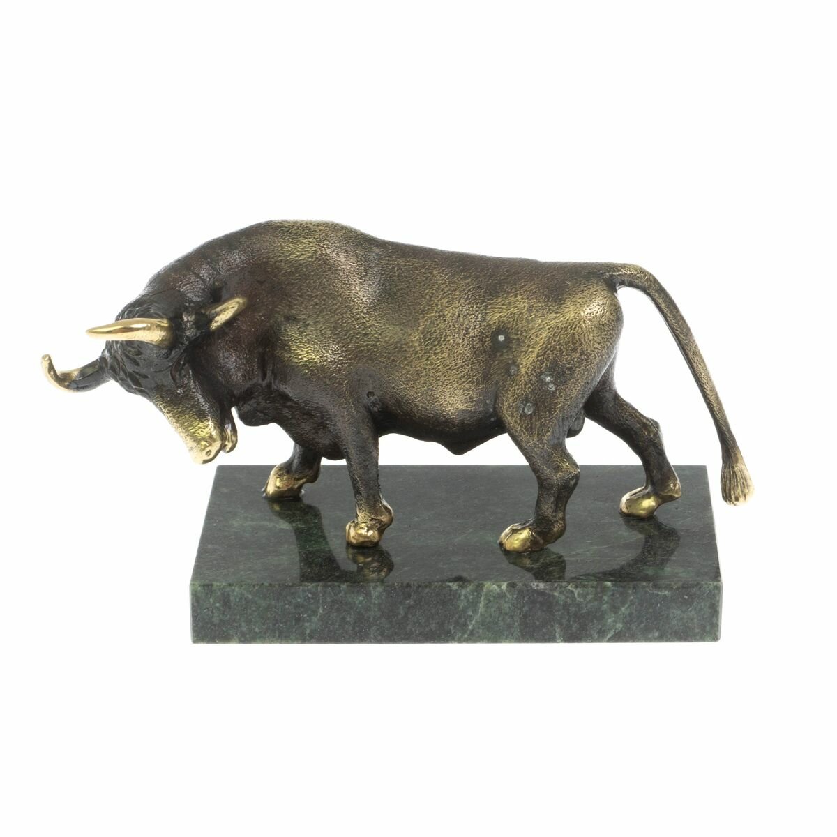Бронзовая фигурка "Бык" на подставке из камня змеевик 121338