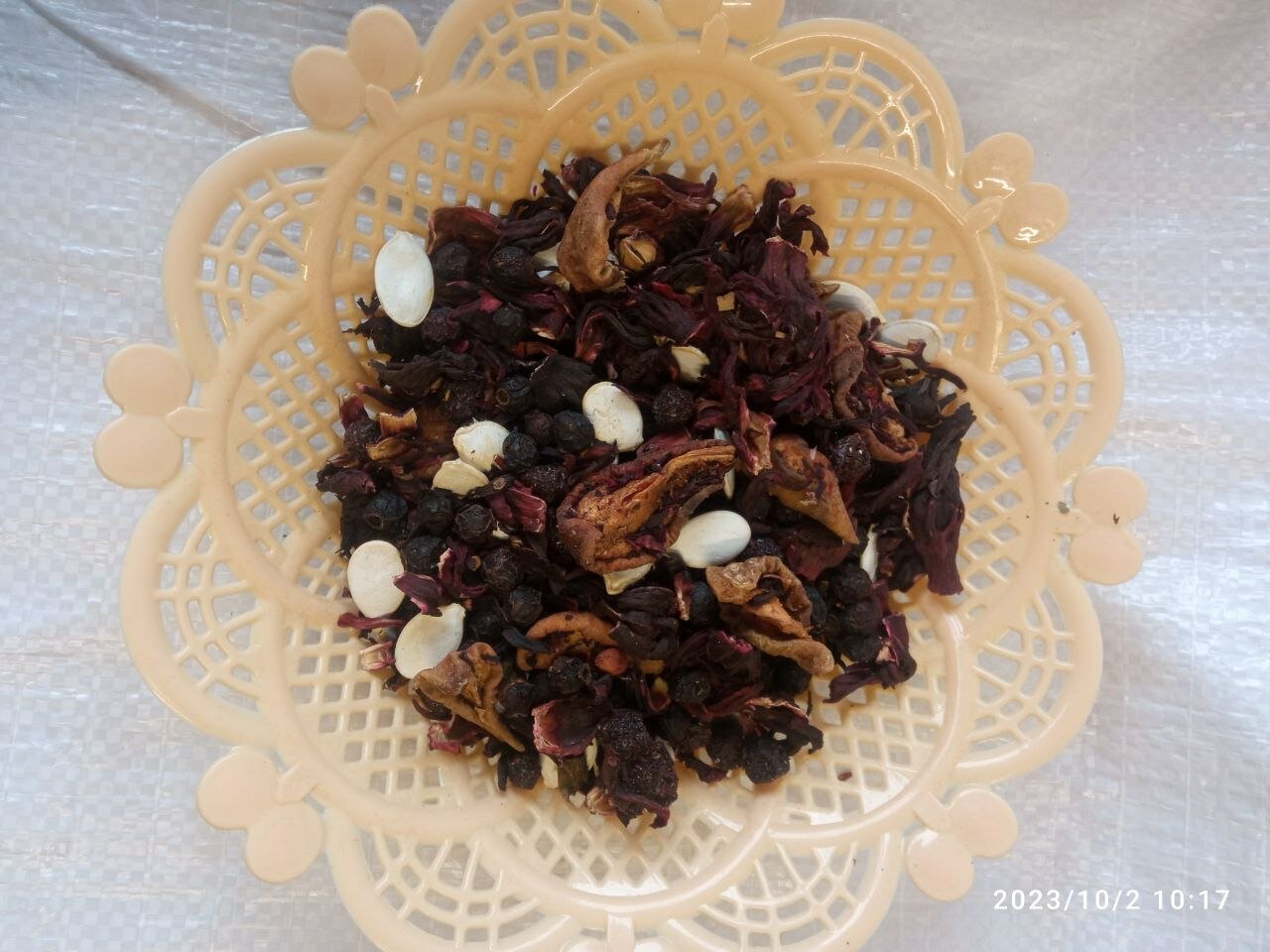 Лакомство для шиншилл, хомяков, морских свинок, дегу, крыс, песчанок ChinZoo Привереда, витаминная смесь 100 гр.