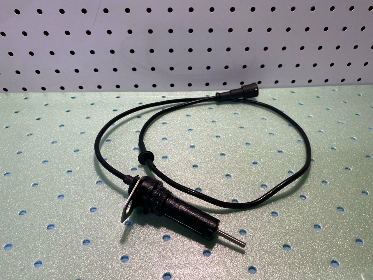 Датчик износа тормозных колодок VOLVO FH FM задний (вольво ФШ ФМ) L=950мм