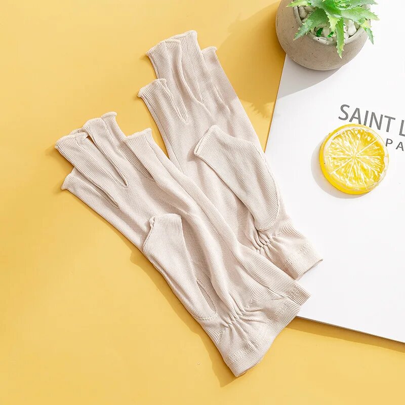 Перчатки для женщин