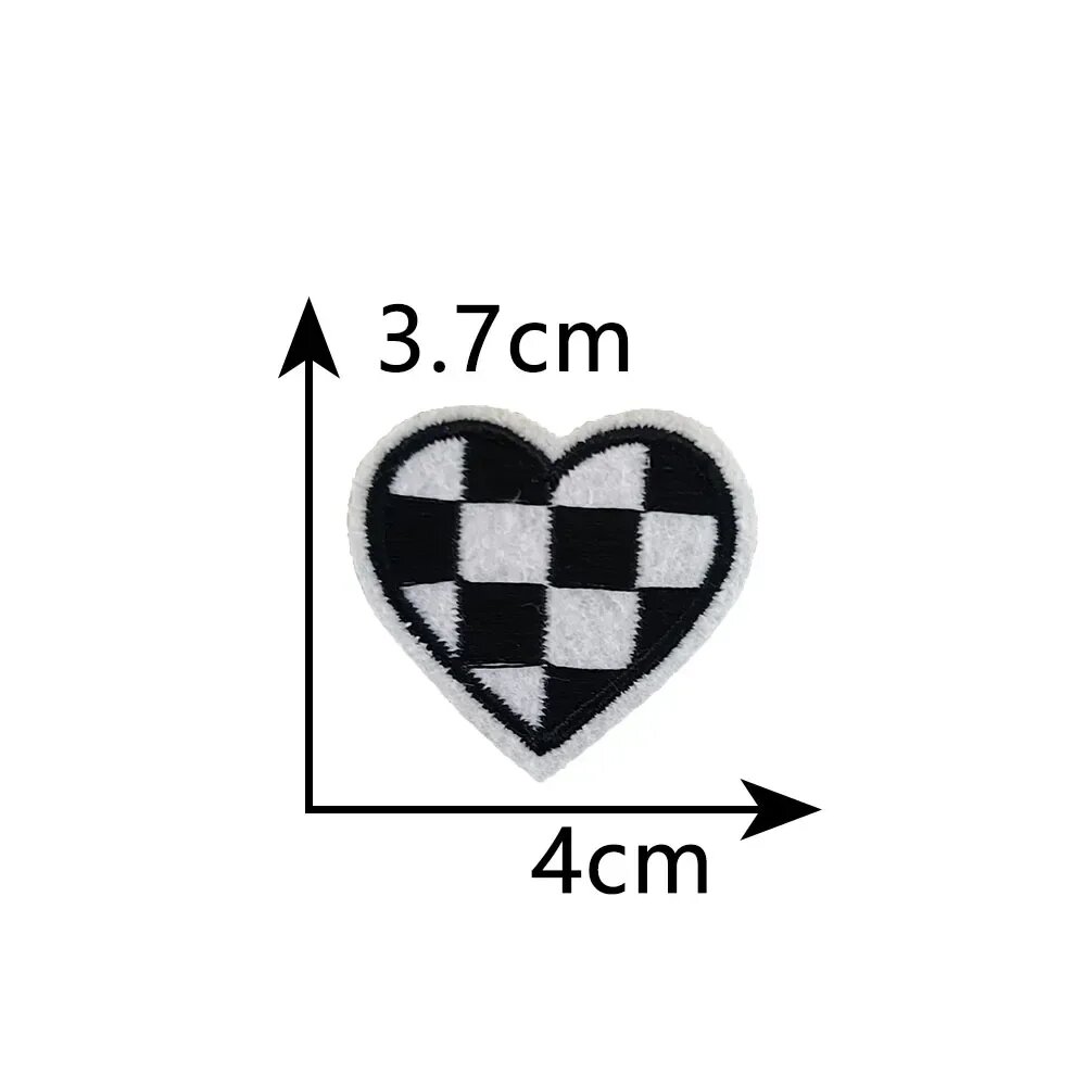 Нашивка с вышивкой сердечком Черный, style7820(1pcs)