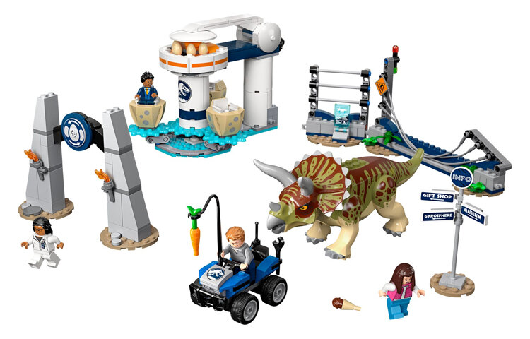 LEGO Jurassic World Collection Разозленный Трицератопс Пластиковые конструкторы 301 600 шт. 75937