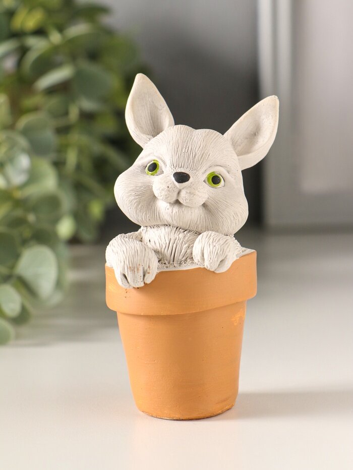 Декоративная фигурка Хорошие сувениры Из гипса "Кролик в горшке", 9х5 см, разноцветный сувенир для дома