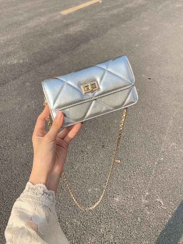 2024 Новый Тренд Маленькая Сумка в Стиле Шанель Стеганая Нишевая Высококачественная Цепная Сумка для Женщин, Плечевая и Кроссбоди Маленькая Сумка