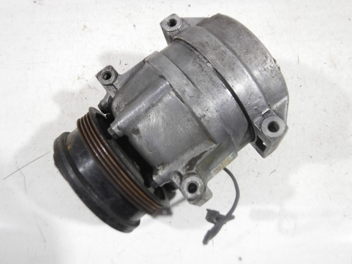 Компрессор кондиционера Subaru Legacy BC/BJ/BF (1989—1994) 73011AA090