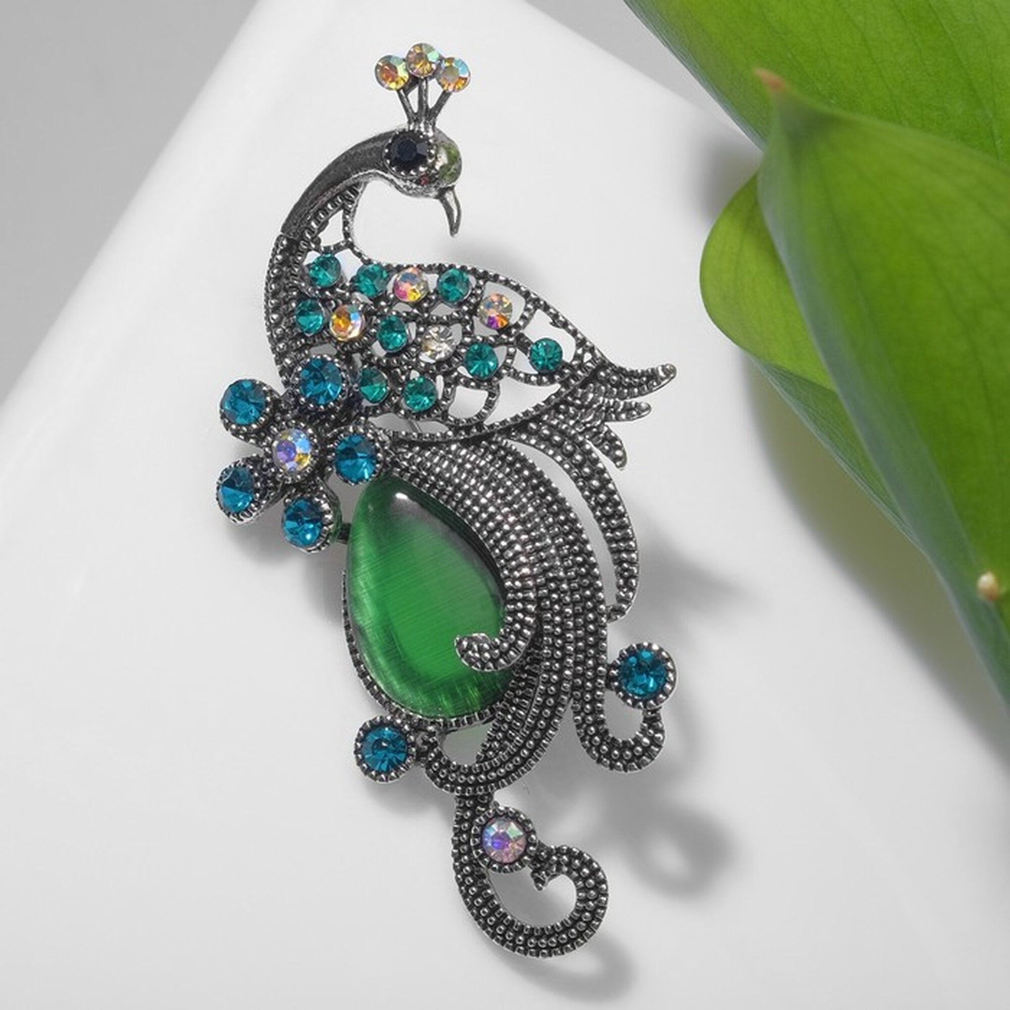 Брошь, искусственный камень, стразы