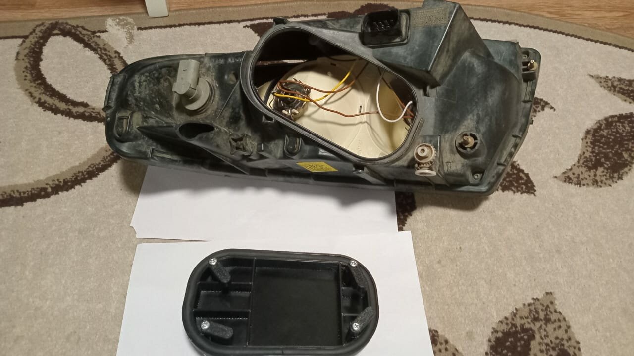 Крышка блок-фары УАЗ патриот 2 шт.