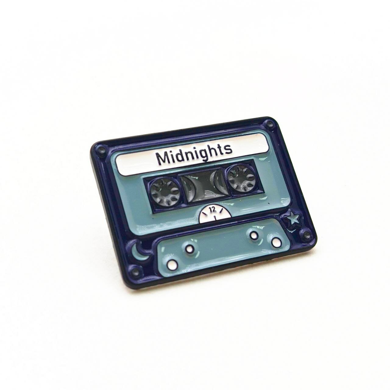 Значок для рюкзака, кепок и вещей" Midnights" в виде аудиокассеты / 1 шт.