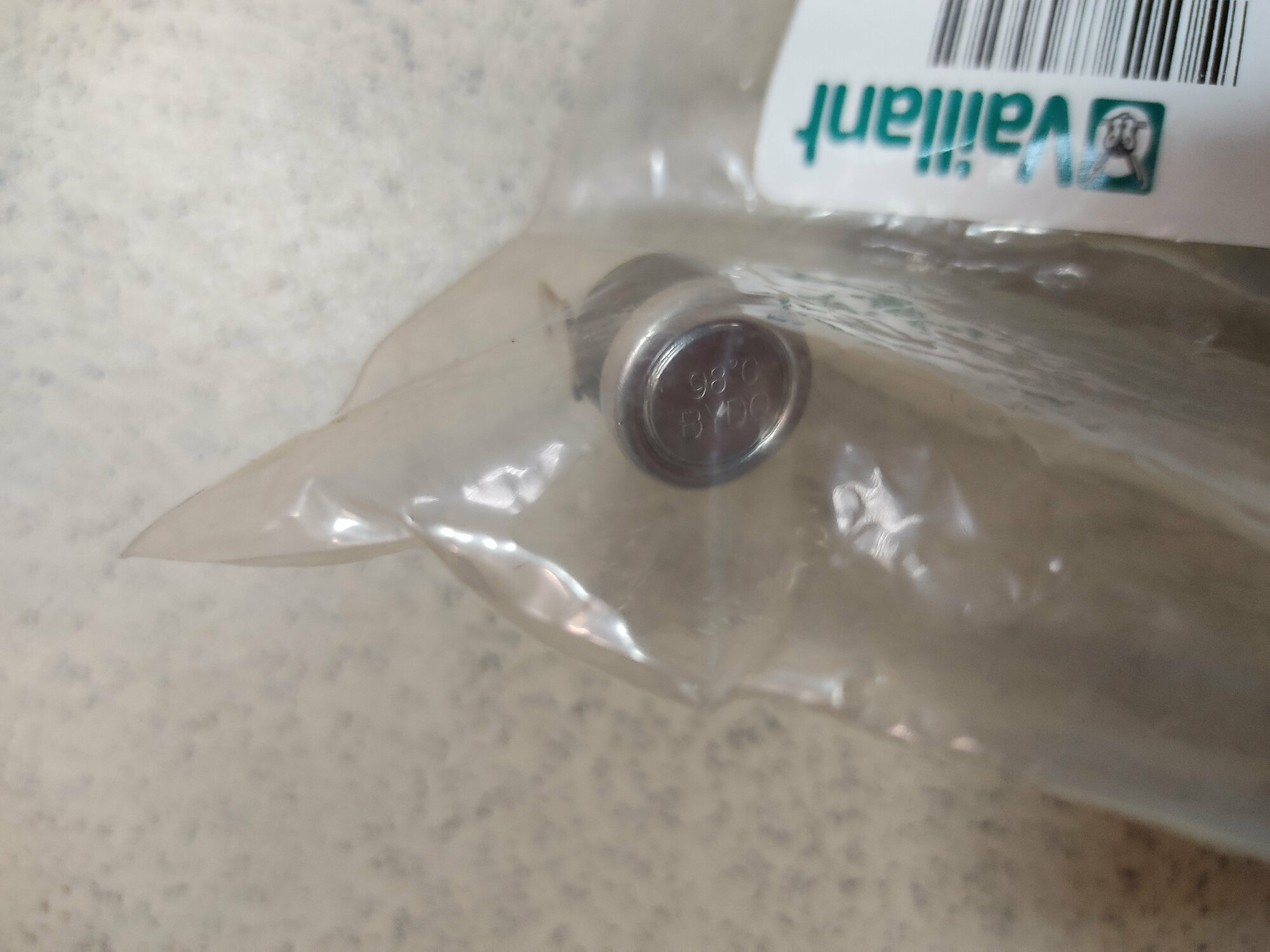 Термостат, 98/70 Град. Vaillant 0020076020