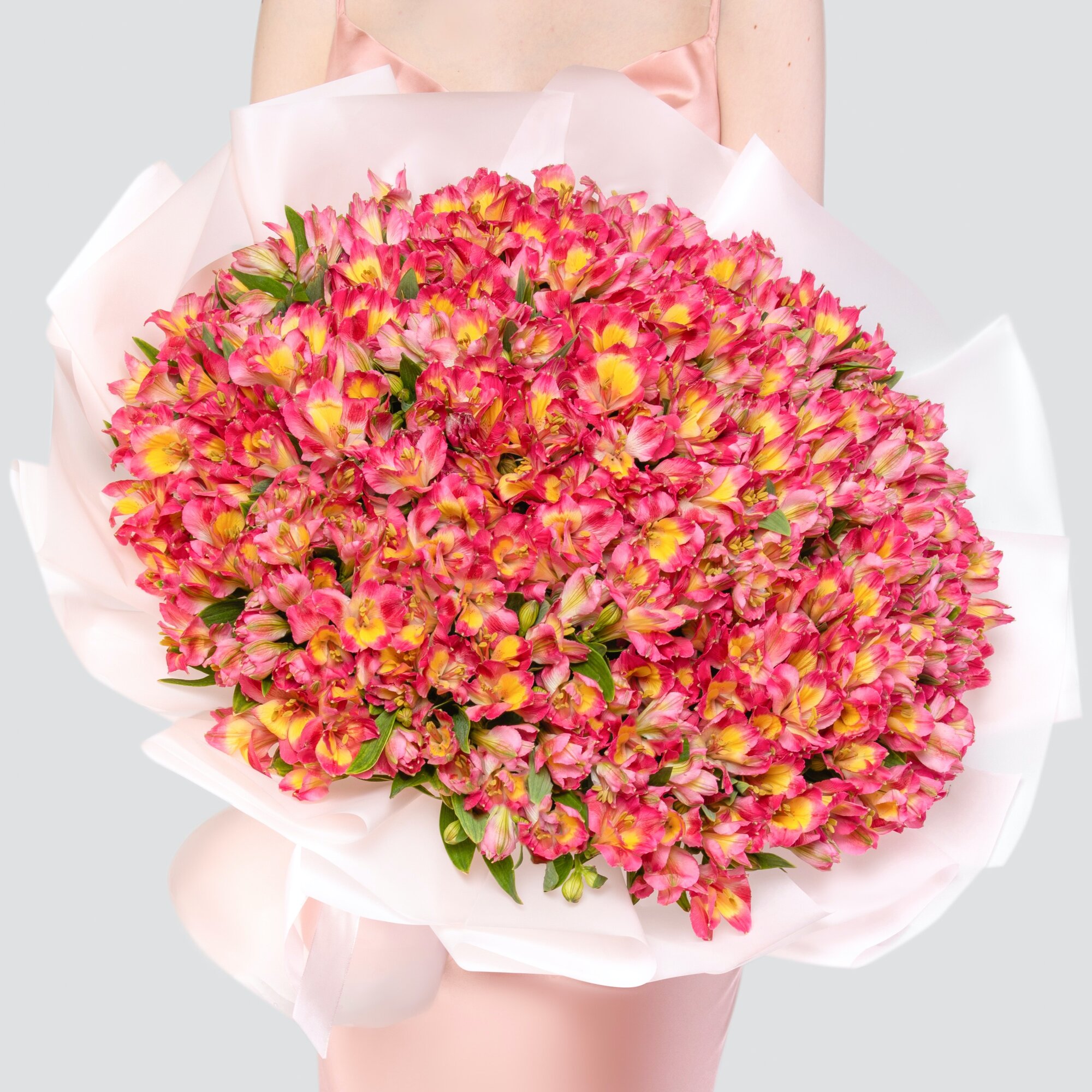 Букет Мегацвет24 "Розовая альстромерия", 101 цветок, дизайнерская упаковка