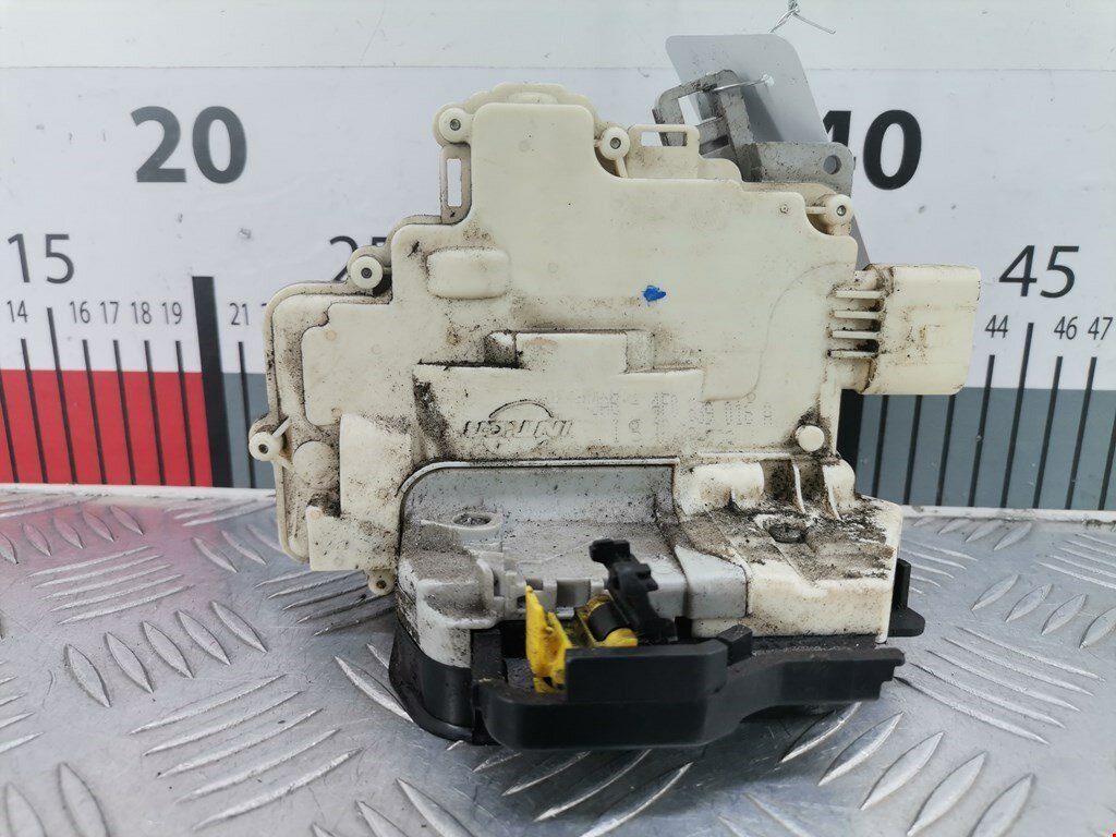 Замок двери задней правой Audi A6 C6 4F0839016A арт. 1900954